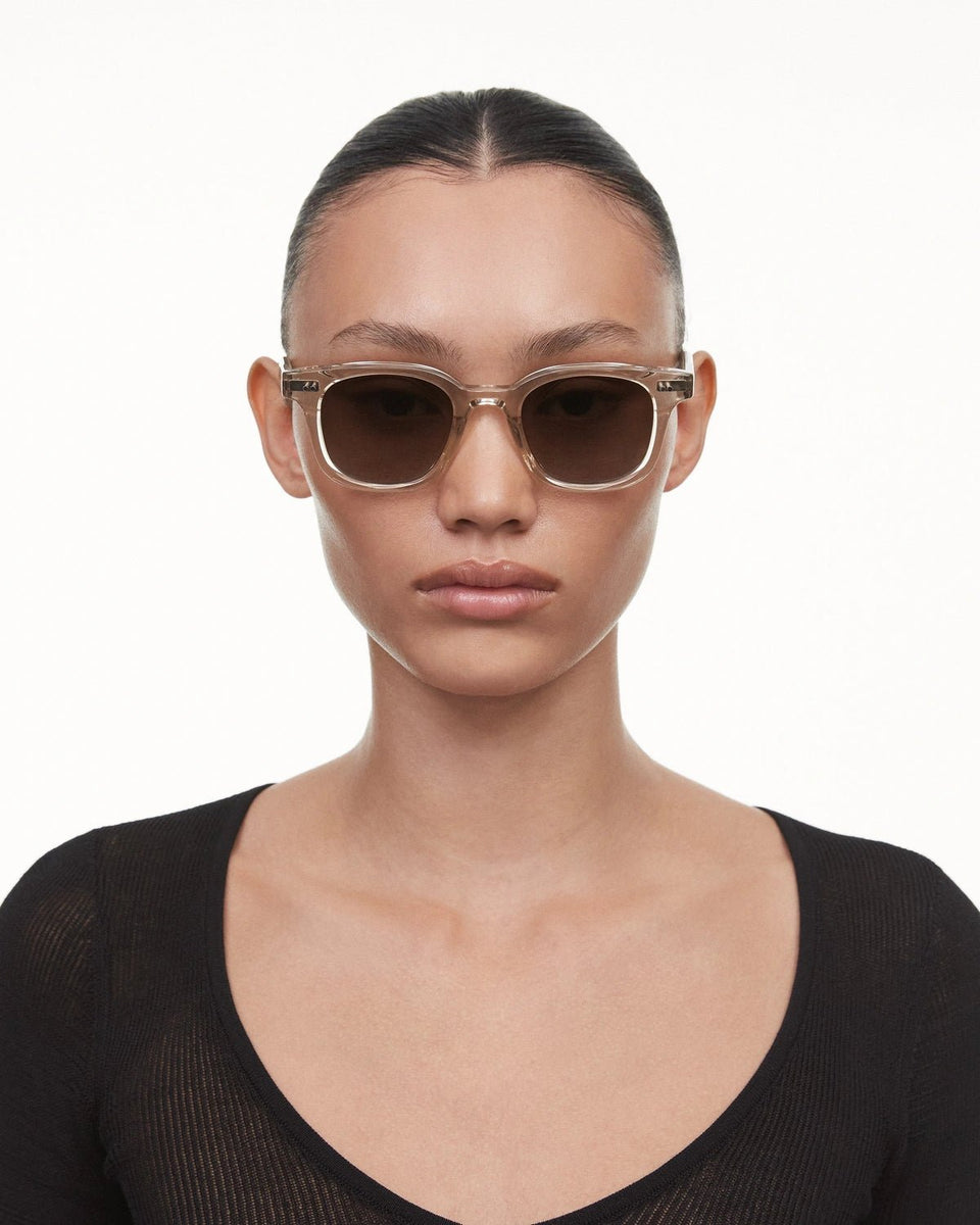 Chimi | 02 Core | Ecru Brown Gradient Lens Sunglasses | Shade Files